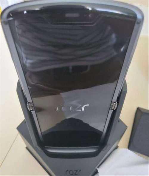 Смартфон Motorola Razr 5G 8/256 GB, графит