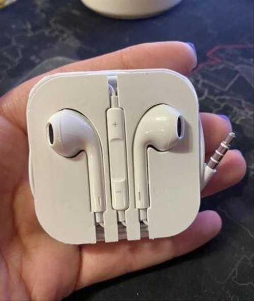 Наушники Apple EarPods c разьемом 3,5мм Apple