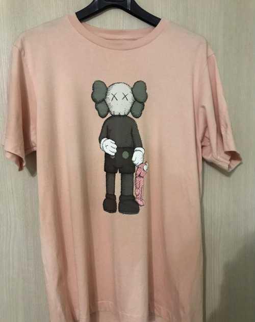 Kaws x Uniqlo футболка