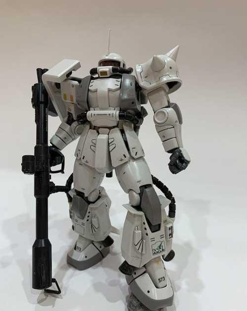 Bandai Gundam 1/100 MG MS-06R Zaku II