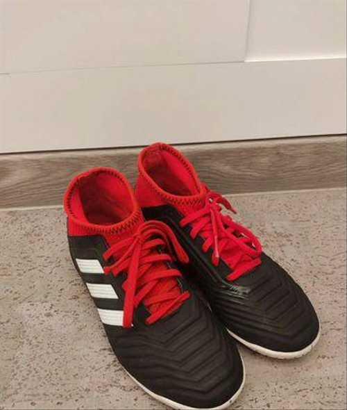 Бутсы Adidas зальные predator р-р 35