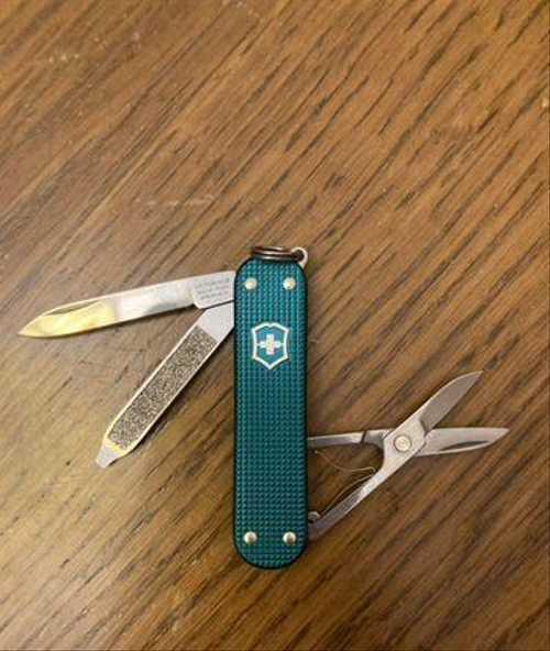 Victorinox classic