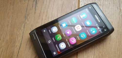 Nokia N8 Symbian-смартфон