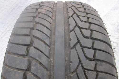 Accelera Iota 275/40 R 20