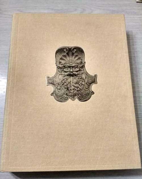 Книга «Пригороды Ленинграда» в футляре