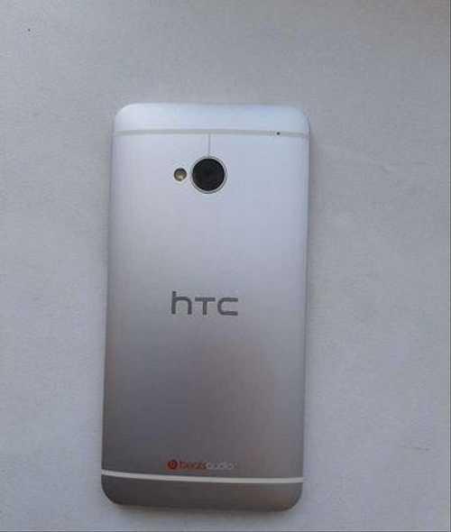 Телефон HTC One M7 2013