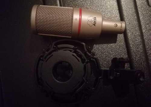 Студийный конденсаторный микрофон AKG C2000B