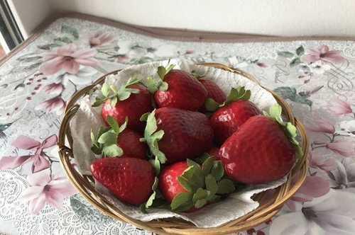 Искусственные ягоды клубника