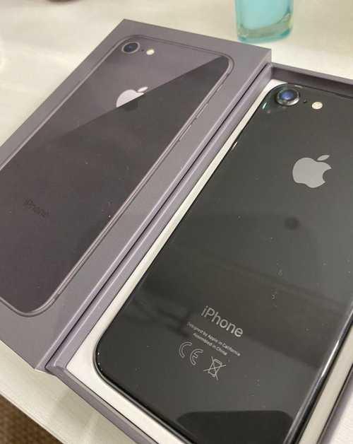 Телефон iPhone 8