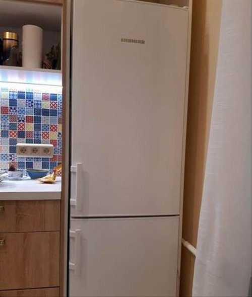 Двухкамерный холодильник Liebherr CU 2811
