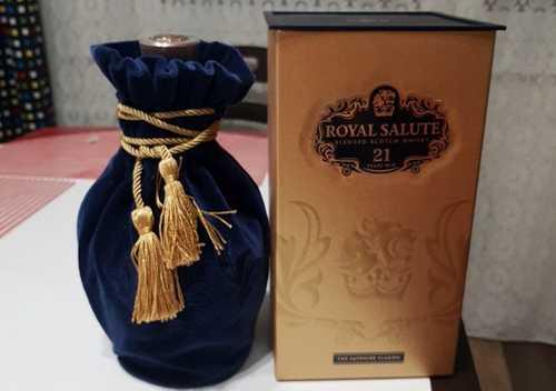 Коробка, пустая бутылка от Chivas Royal Salute 21