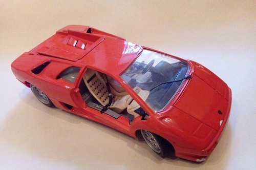 Модель машины Lamborghini 1:18