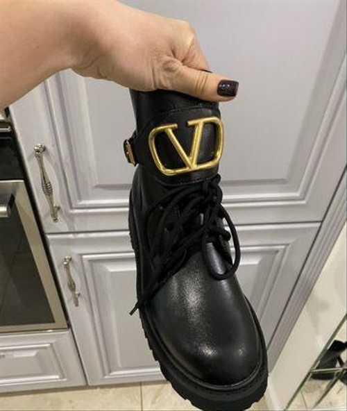 Ботинки в стиле Valentino новые