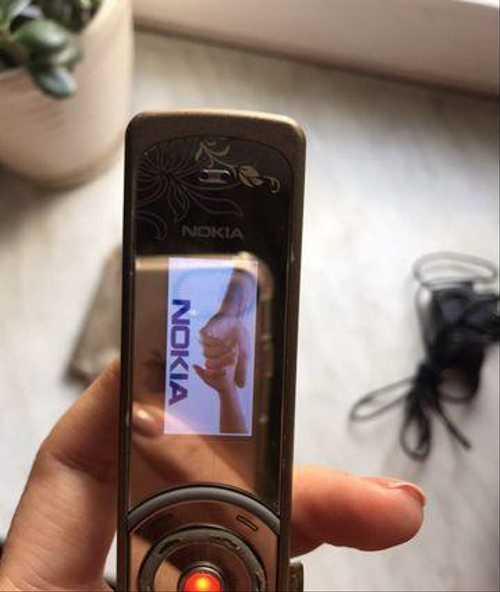 Телефон Nokia 7380
