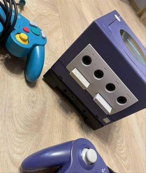 Nintendo Gamecube + GameBoy player
