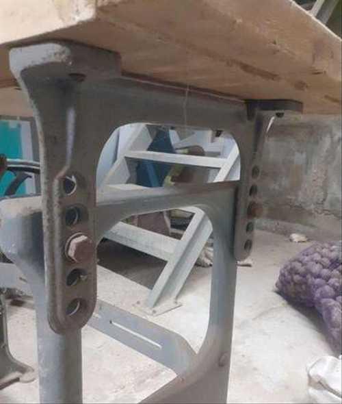 Стол для швейной машинки