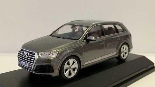Audi Q7 2015. 1:43. Spark
