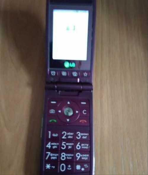 Телефон LG KF300