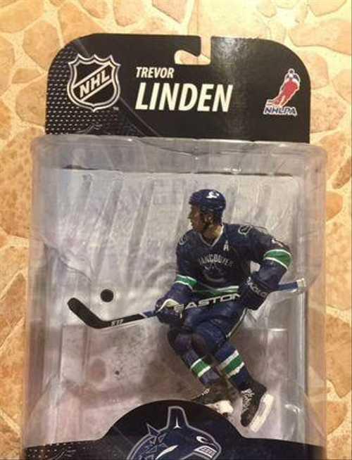 Фигурка хоккеиста trevor linden (Vancouver Canucks