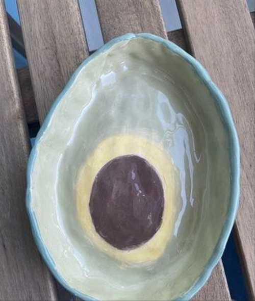 Керамика ручной работы: тарелка авокадо