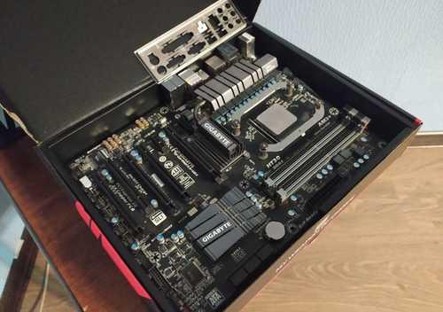 Gigabyte GA 990FXA-UD3