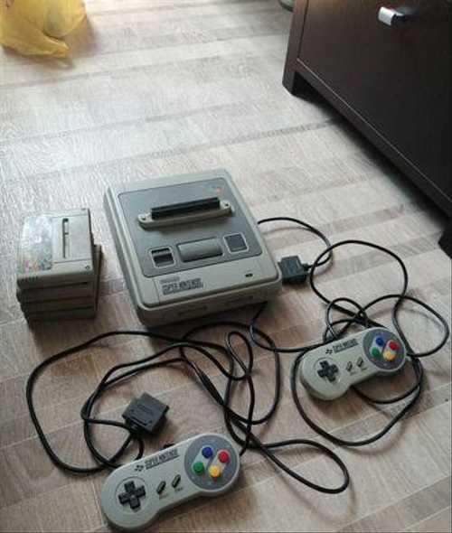 Приставка Super Nintendo Entertainment System