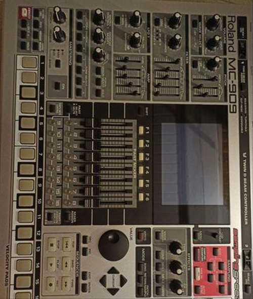 Грувбокс roland MC-909