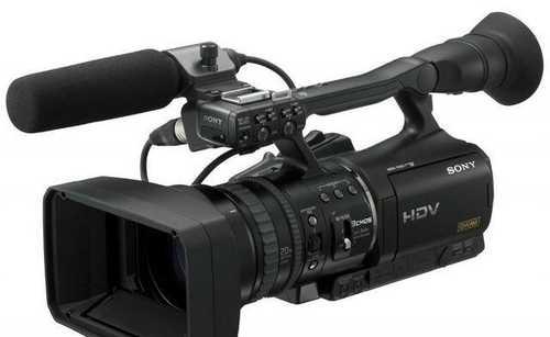Штатив и профессиональная видеокамера Sony HVR-V1E