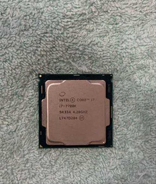 Процессор i7-7700k в идеальном состоянии ,в пользовании меньше года.