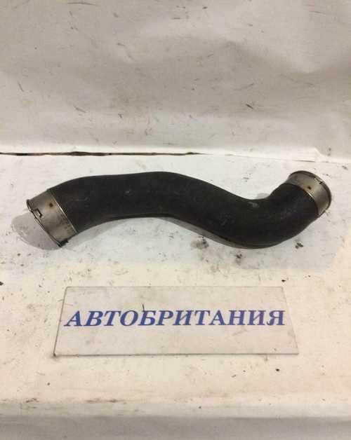 Патрубок интеркулера мерседес W204 W212 OM 651