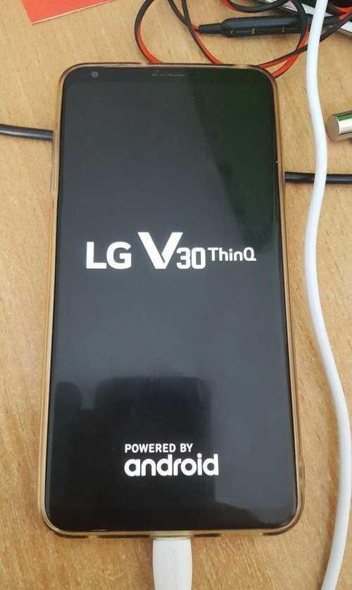 Смартфон LG V30 (64Гб серебряный)