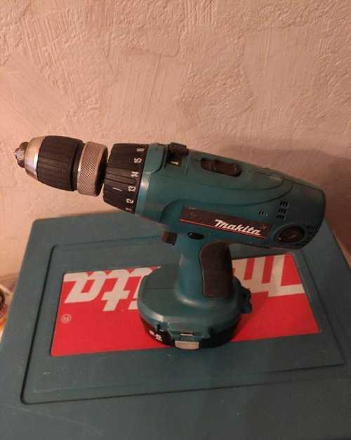 Аккумуляторная дрель-шуруповерт makita 6347dwde