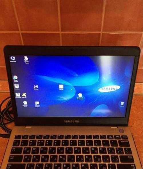 Ноутбук Samsung NP300U1A