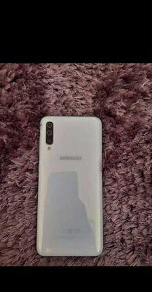 Телефон Samsung galaxy A50