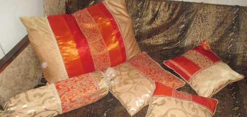 Набор декоративных подушек