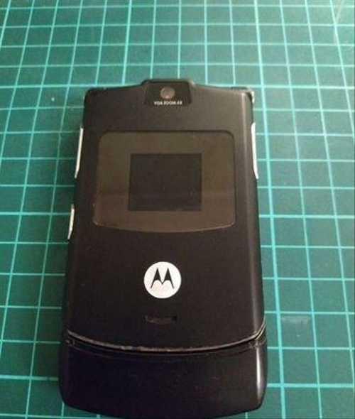 Телефон Motorola V3