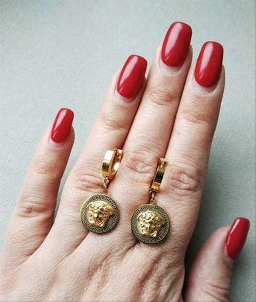 Серьги в стиле Versace