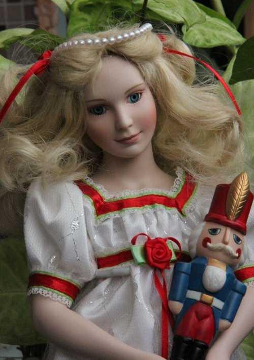 Кукла коллекционная фарфоровая 288.4