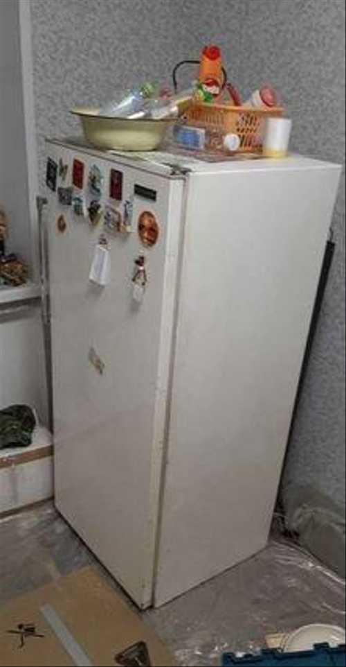 Холодильник бу ЗИЛ работает
