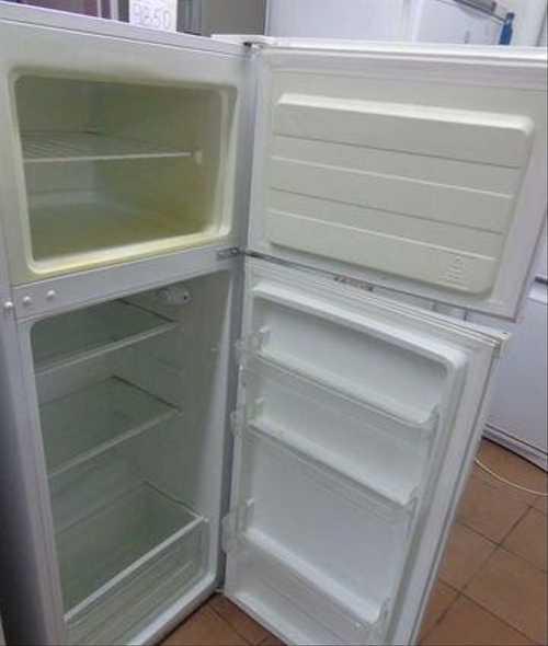 Холодильник Шиваки б/у в Омске