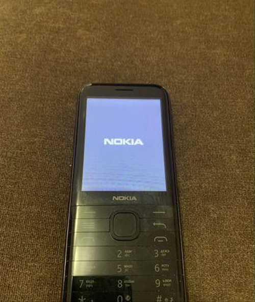 Телефон Nokia 8000 4G