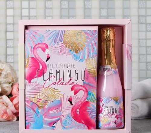 Подарочный набор ежедневник А5, 80 листов и шампанское гель для душа «Flamingo Colada»