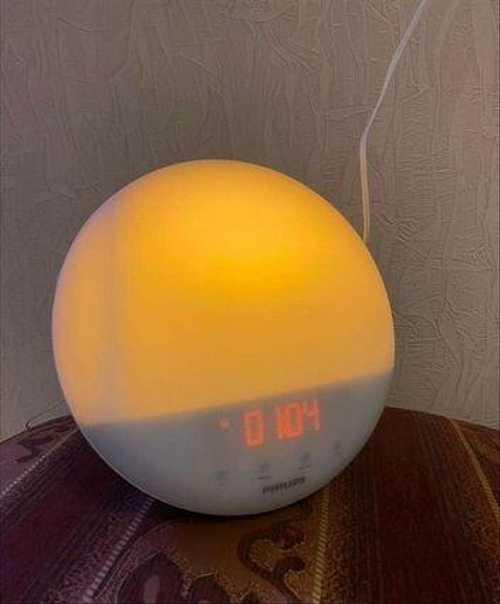 Часы радиобудильник Philips Wake-up Light HF3510