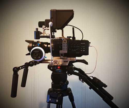 Видеокамера Sony FS-700R body
