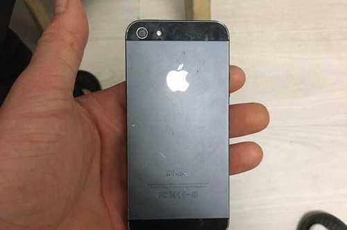 Телефон iPhone5 продаю на запчасти батарейку на за