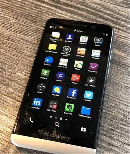 Телефон BlackBerry Z30