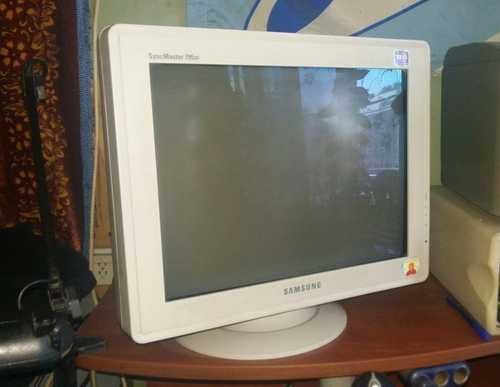 Монитор Samsung SyncMaster 795DF