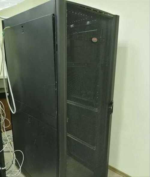Телекоммуникационный шкаф (серверная стойка) APC A
