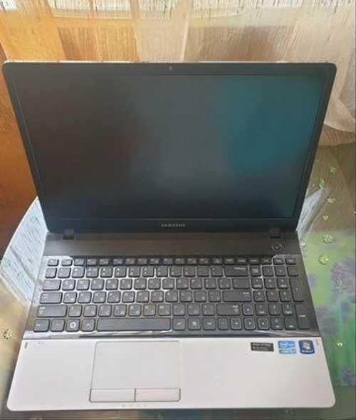 Ноутбук Samsung NP300E5A-SO3RU