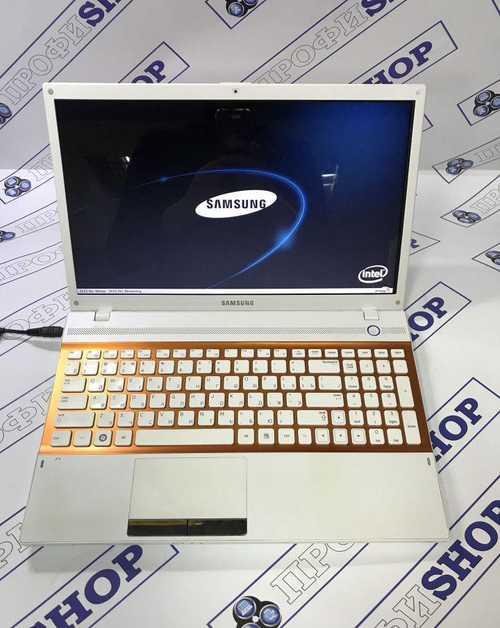 SAMSUNG NP300V i3